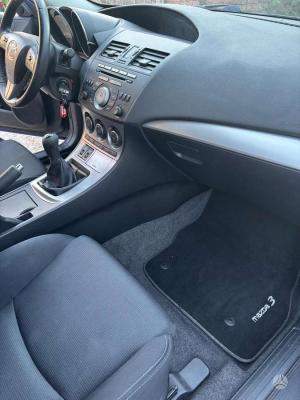 Blue Mazda 3 2011 in Jurbarkas, with an engine capacity of 1.60 L and mileage of 159 thousand km for 3700 €, photo 18 on AUTOMOTO.COM.LV
