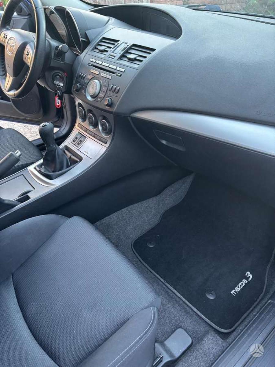Blue Mazda 3 2011 in Jurbarkas, with an engine capacity of 1.60 L and mileage of 159 thousand km for 3700 €, photo 18 on AUTOMOTO.COM.LV