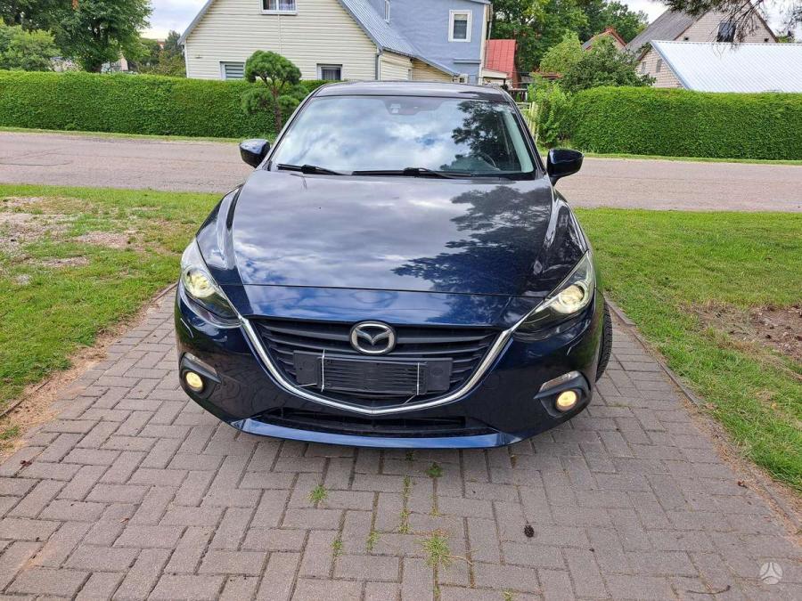 Blue Mazda 3 2015 in Panevezys, with an engine capacity of 2.19 L and mileage of 214 thousand km for 4900 €, photo 4 on AUTOMOTO.COM.LV