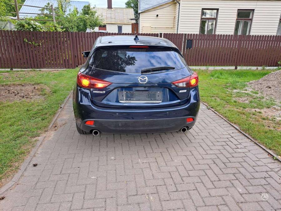 Blue Mazda 3 2015 in Panevezys, with an engine capacity of 2.19 L and mileage of 214 thousand km for 4900 €, photo 6 on AUTOMOTO.COM.LV