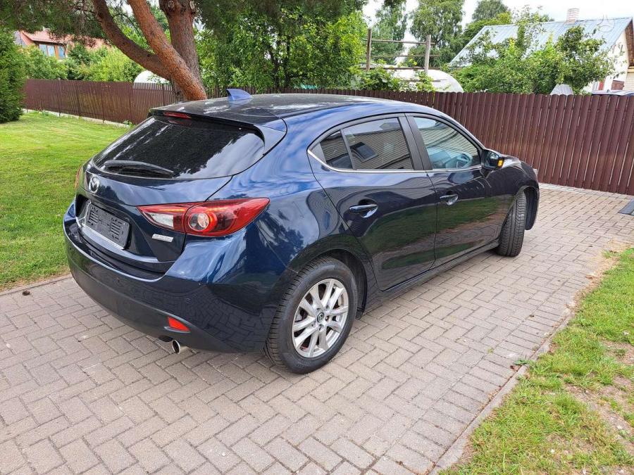 Blue Mazda 3 2015 in Panevezys, with an engine capacity of 2.19 L and mileage of 214 thousand km for 4900 €, photo 7 on AUTOMOTO.COM.LV