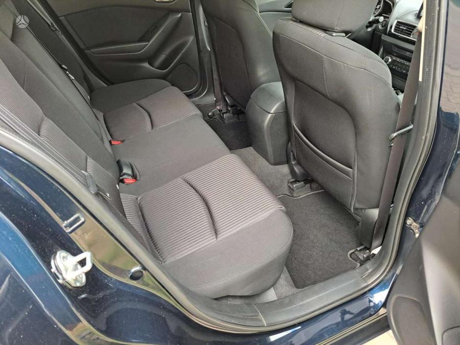 Blue Mazda 3 2015 in Panevezys, with an engine capacity of 2.19 L and mileage of 214 thousand km for 4900 €, photo 8 on AUTOMOTO.COM.LV
