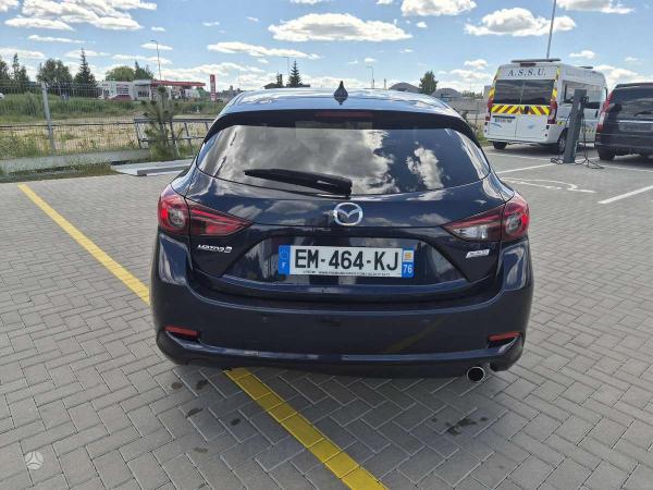 Zils Mazda 3 2017 Tauragė, ar dzinēja tilpumu 1.50 L un nobraukumu 239 tūkst. km par 5800 €, foto 6 vietnē AUTOMOTO.COM.LV
