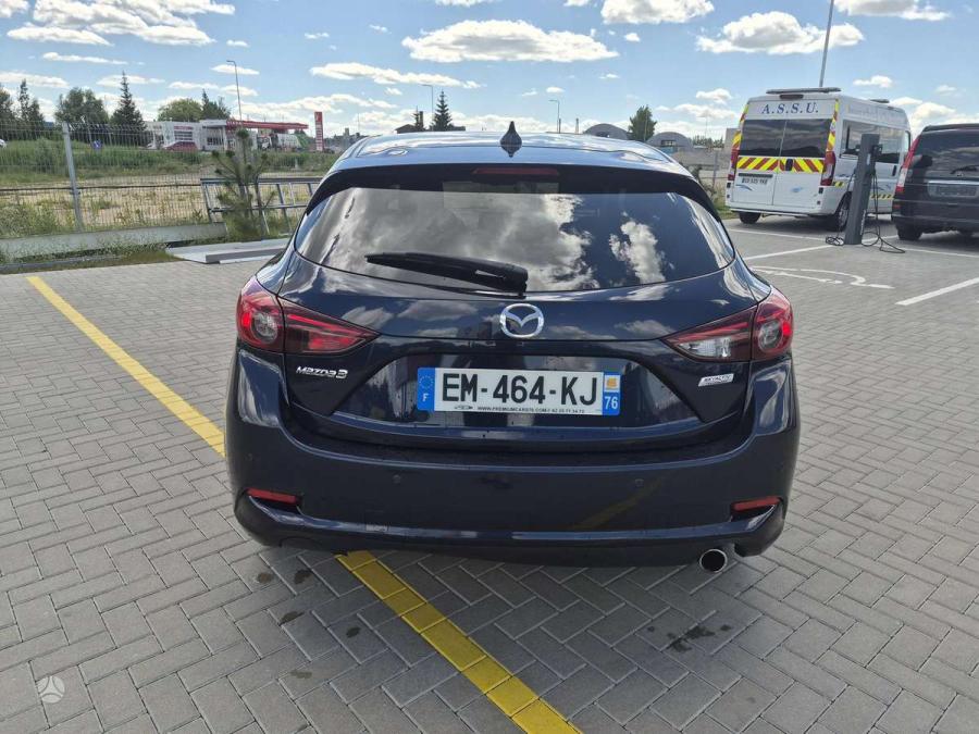 Blue Mazda 3 2017 in Taurage, with an engine capacity of 1.50 L and mileage of 239 thousand km for 5800 €, photo 7 on AUTOMOTO.COM.LV