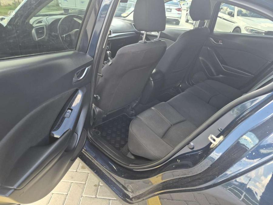Blue Mazda 3 2017 in Taurage, with an engine capacity of 1.50 L and mileage of 239 thousand km for 5800 €, photo 14 on AUTOMOTO.COM.LV