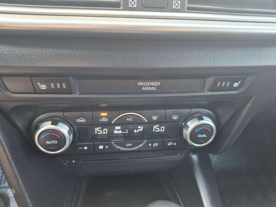 Blue Mazda 3 2017 in Taurage, with an engine capacity of 1.50 L and mileage of 239 thousand km for 5800 €, photo 18 on AUTOMOTO.COM.LV