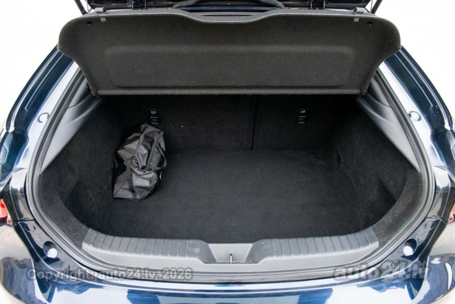 Zils Mazda 3 2022 Tallina, ar dzinēja tilpumu 2.00 L un nobraukumu 58 tūkst. km par 21500 €, foto 18 vietnē AUTOMOTO.COM.LV
