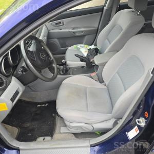 Zils Mazda 3 2005 Cēsis, ar dzinēja tilpumu 1.60 L un nobraukumu 208 tūkst. km par 985 €, foto 9 vietnē AUTOMOTO.COM.LV