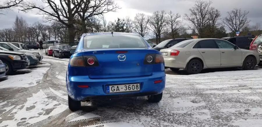 Blue Mazda 3 2006 in Valmiera, with an engine capacity of 1.60 L and mileage of 315 thousand km for 600 €, photo 5 on AUTOMOTO.COM.LV