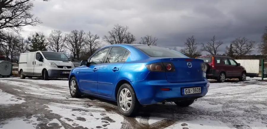 Blue Mazda 3 2006 in Valmiera, with an engine capacity of 1.60 L and mileage of 315 thousand km for 600 €, photo 6 on AUTOMOTO.COM.LV