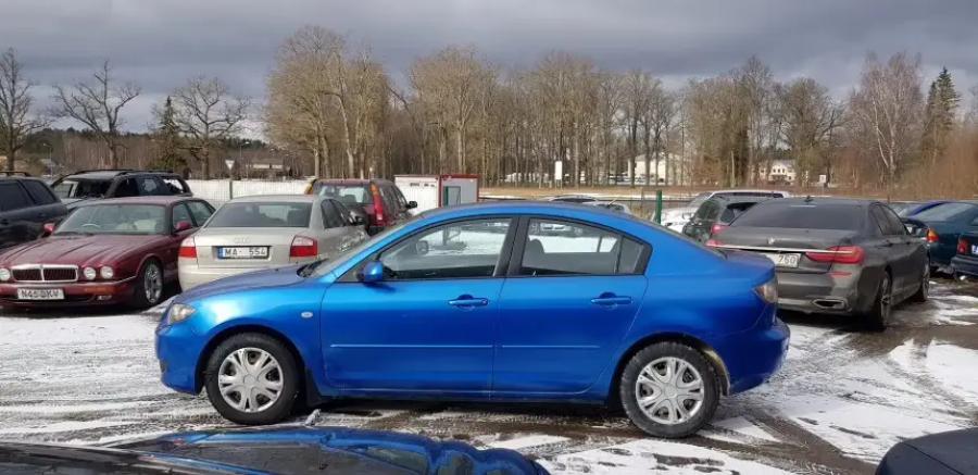 Blue Mazda 3 2006 in Valmiera, with an engine capacity of 1.60 L and mileage of 315 thousand km for 600 €, photo 7 on AUTOMOTO.COM.LV