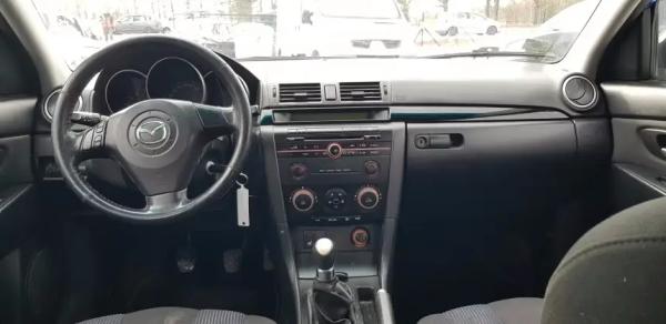 Zils Mazda 3 2006 Valmiera, ar dzinēja tilpumu 1.60 L un nobraukumu 315 tūkst. km par 600 €, foto 9 vietnē AUTOMOTO.COM.LV