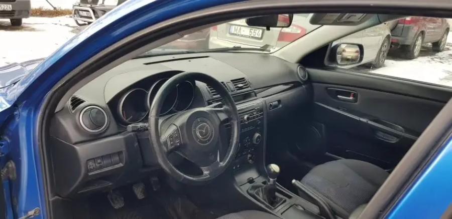 Blue Mazda 3 2006 in Valmiera, with an engine capacity of 1.60 L and mileage of 315 thousand km for 600 €, photo 11 on AUTOMOTO.COM.LV