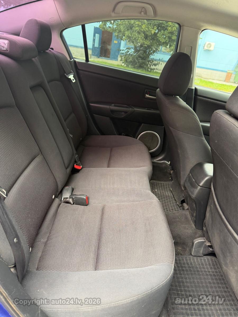 Zils Mazda 3 2006 Tartu, ar dzinēja tilpumu 1.60 L un nobraukumu 265 tūkst. km par 1200 €, foto 7 vietnē AUTOMOTO.COM.LV