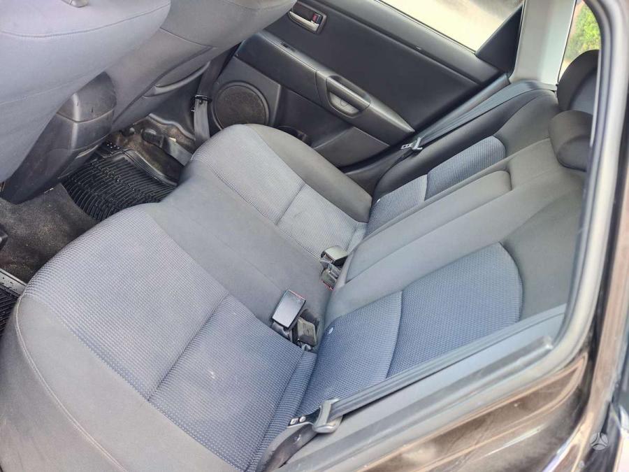 Brūns Mazda 3 2004 Viļņa, ar dzinēja tilpumu 1.60 L un nobraukumu 175 tūkst. km par 1350 €, foto 11 vietnē AUTOMOTO.COM.LV
