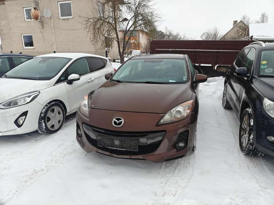 Brown Mazda 3 2012 in Vilnius, with an engine capacity of 1.56 L and mileage of 266 thousand km for 3300 €, photo 3 on AUTOMOTO.COM.LV