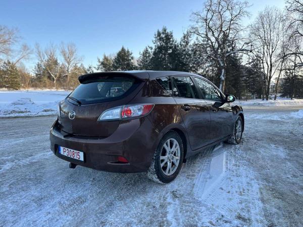 Brūns Mazda 3 2012 Viļņa, ar dzinēja tilpumu 1.56 L un nobraukumu 266 tūkst. km par 3300 €, foto 5 vietnē AUTOMOTO.COM.LV