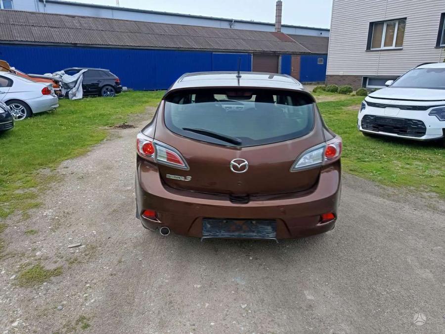 Brūns Mazda 3 2012 Marijampole, ar dzinēja tilpumu 2.00 L un nobraukumu 198 tūkst. km par 3249 €, foto 6 vietnē AUTOMOTO.COM.LV