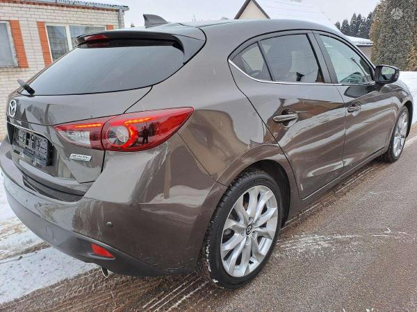 Brown Mazda 3 2014 in Prienai, with an engine capacity of 2.19 L and mileage of 142 thousand km for 7300 €, photo 4 on AUTOMOTO.COM.LV