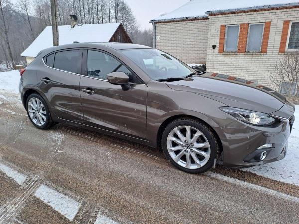 Brown Mazda 3 2014 in Prienai, with an engine capacity of 2.19 L and mileage of 142 thousand km for 7300 €, photo 7 on AUTOMOTO.COM.LV