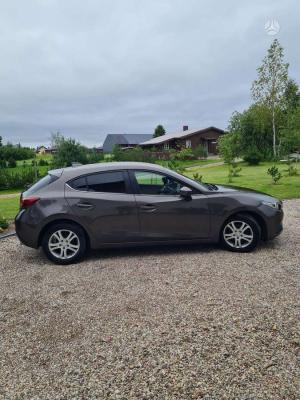 Brown Mazda 3 2015 in Klaipeda, with an engine capacity of 2.19 L and mileage of 246 thousand km for 4500 €, photo 4 on AUTOMOTO.COM.LV