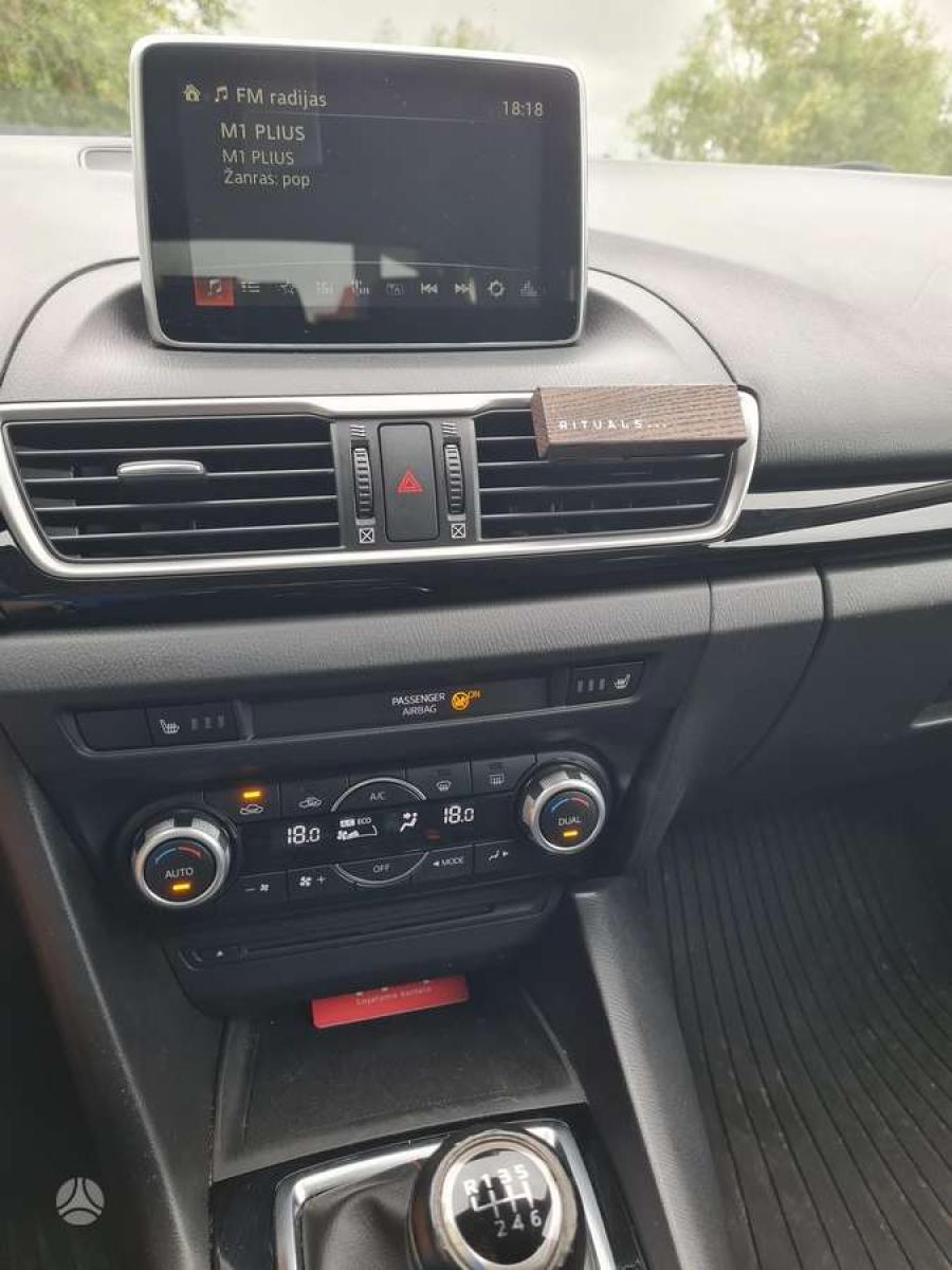 Brown Mazda 3 2015 in Klaipeda, with an engine capacity of 2.19 L and mileage of 246 thousand km for 4500 €, photo 6 on AUTOMOTO.COM.LV