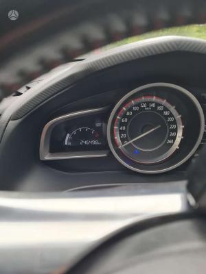 Brown Mazda 3 2015 in Klaipeda, with an engine capacity of 2.19 L and mileage of 246 thousand km for 4500 €, photo 7 on AUTOMOTO.COM.LV