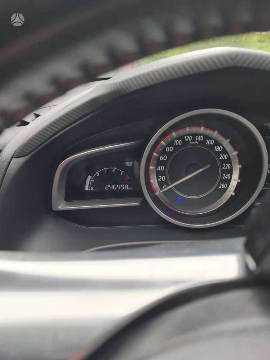 Brown Mazda 3 2015 in Klaipeda, with an engine capacity of 2.19 L and mileage of 246 thousand km for 4500 €, photo 7 on AUTOMOTO.COM.LV
