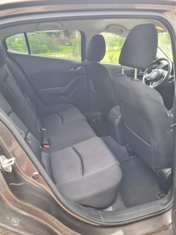 Brown Mazda 3 2015 in Klaipeda, with an engine capacity of 2.19 L and mileage of 246 thousand km for 4500 €, photo 9 on AUTOMOTO.COM.LV