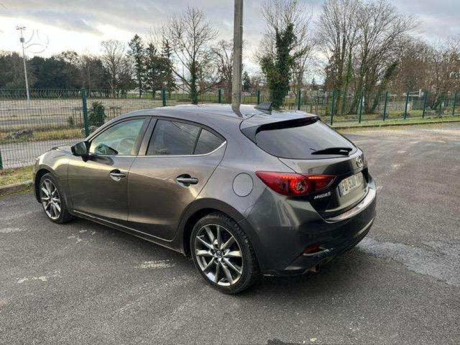 Brown Mazda 3 2019 in Taurage, with an engine capacity of 2.00 L and mileage of 155 thousand km for 12300 €, photo 7 on AUTOMOTO.COM.LV