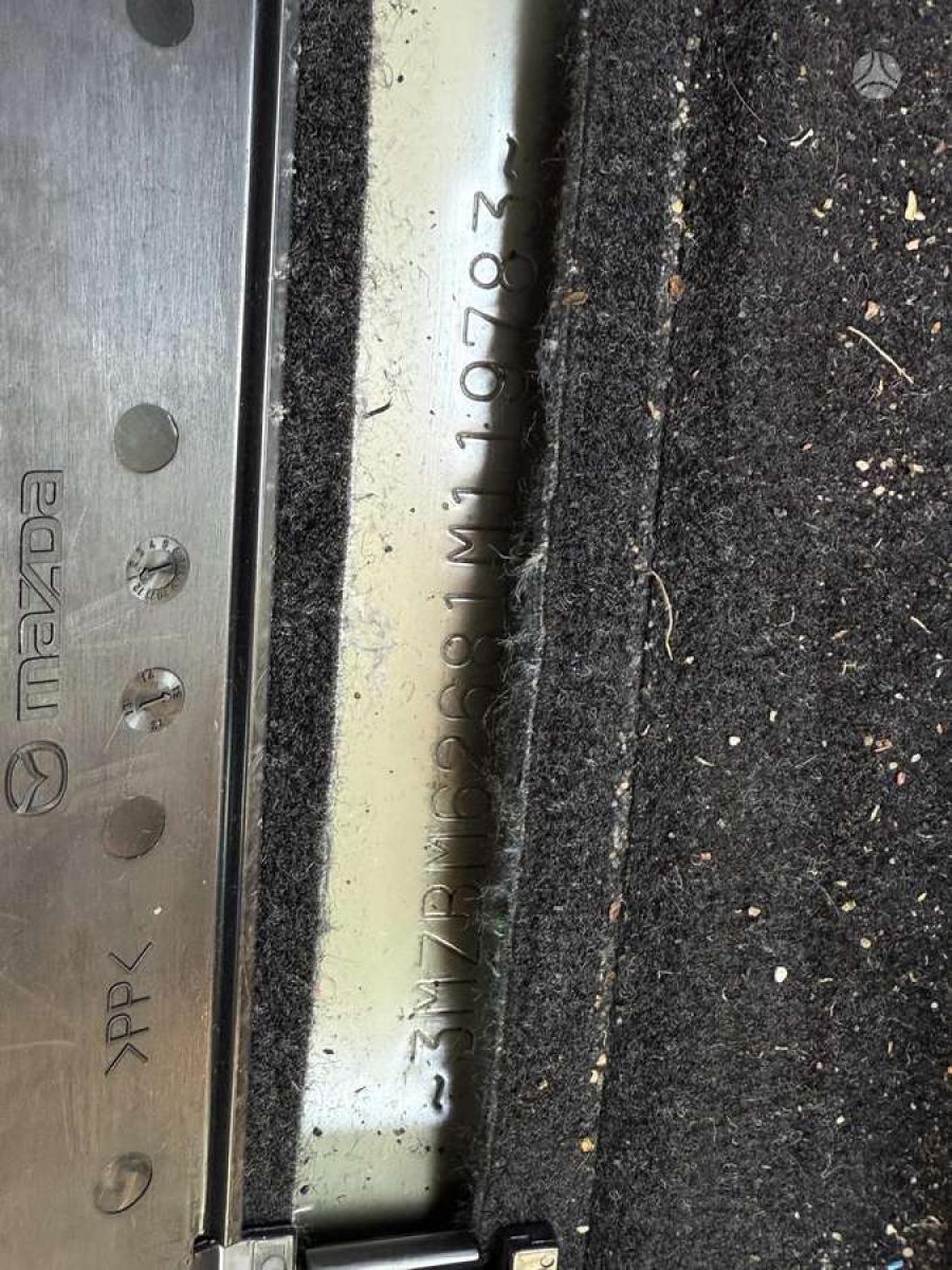 Brown Mazda 3 2015 in Vilnius, with an engine capacity of 2.00 L and mileage of 122 thousand km for 8000 €, photo 7 on AUTOMOTO.COM.LV