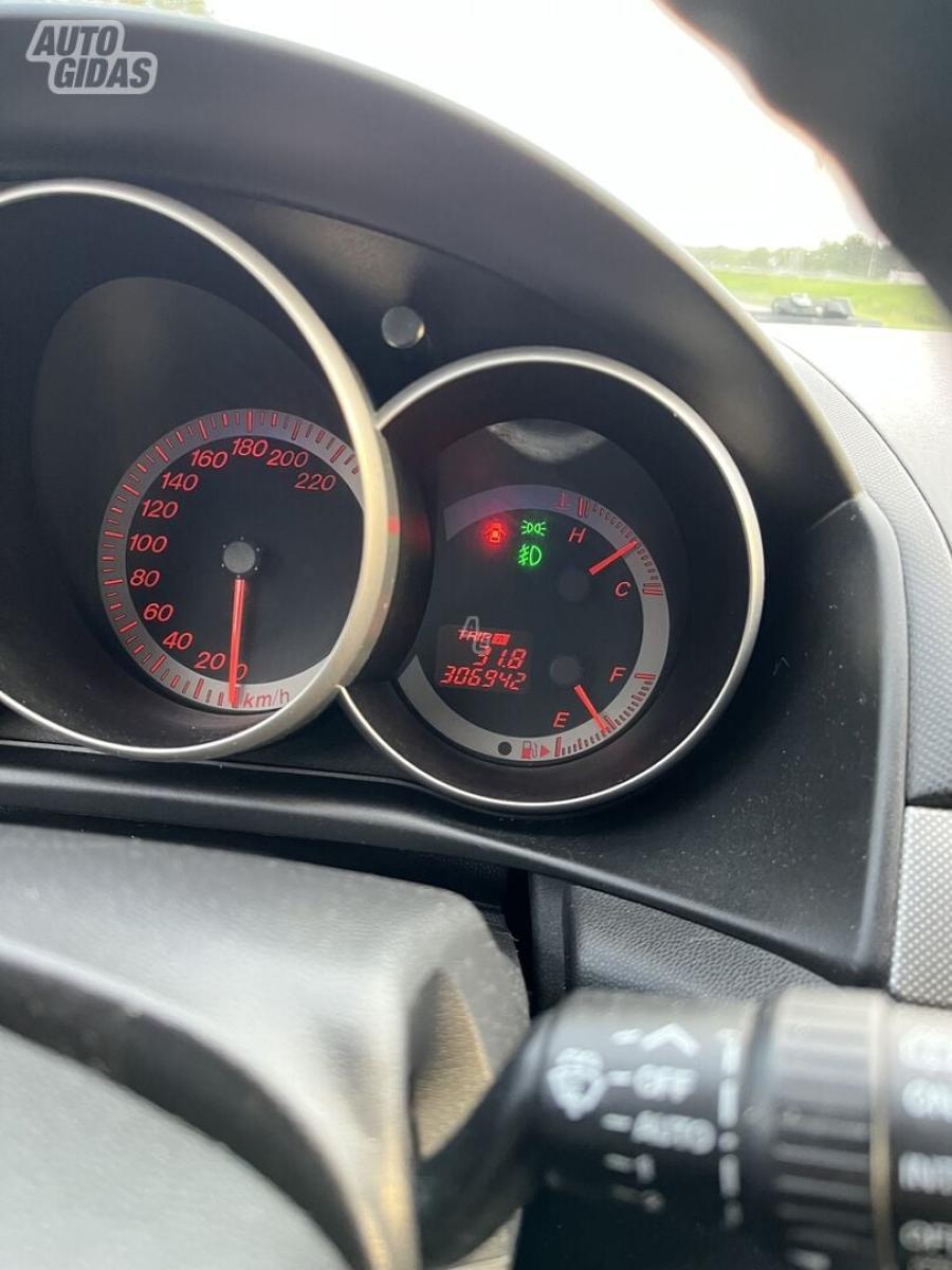 Pelēks Mazda 3 2004 Šauļi, ar dzinēja tilpumu 2.00 L un nobraukumu 307 tūkst. km par 1000 €, foto 8 vietnē AUTOMOTO.COM.LV