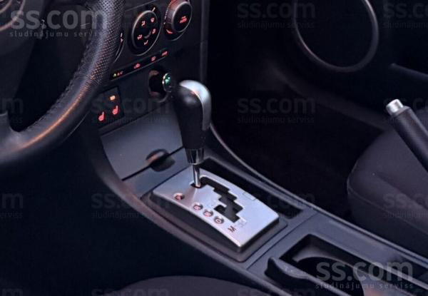 Grey Mazda 3 2005 in Riga, with an engine capacity of 1.60 L and mileage of 206 thousand km for 1500 €, photo 5 on AUTOMOTO.COM.LV