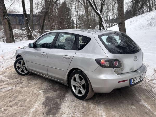 Grey Mazda 3 2006 in Vilnius, with an engine capacity of 1.56 L and mileage of 299 thousand km for 780 €, photo 5 on AUTOMOTO.COM.LV