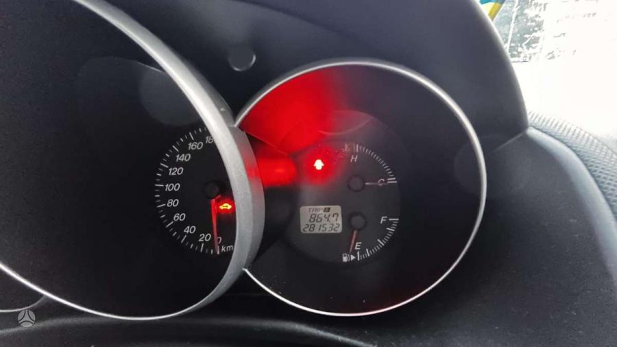 Grey Mazda 3 2006 in Vilnius, with an engine capacity of 1.60 L and mileage of 282 thousand km for 600 €, photo 9 on AUTOMOTO.COM.LV