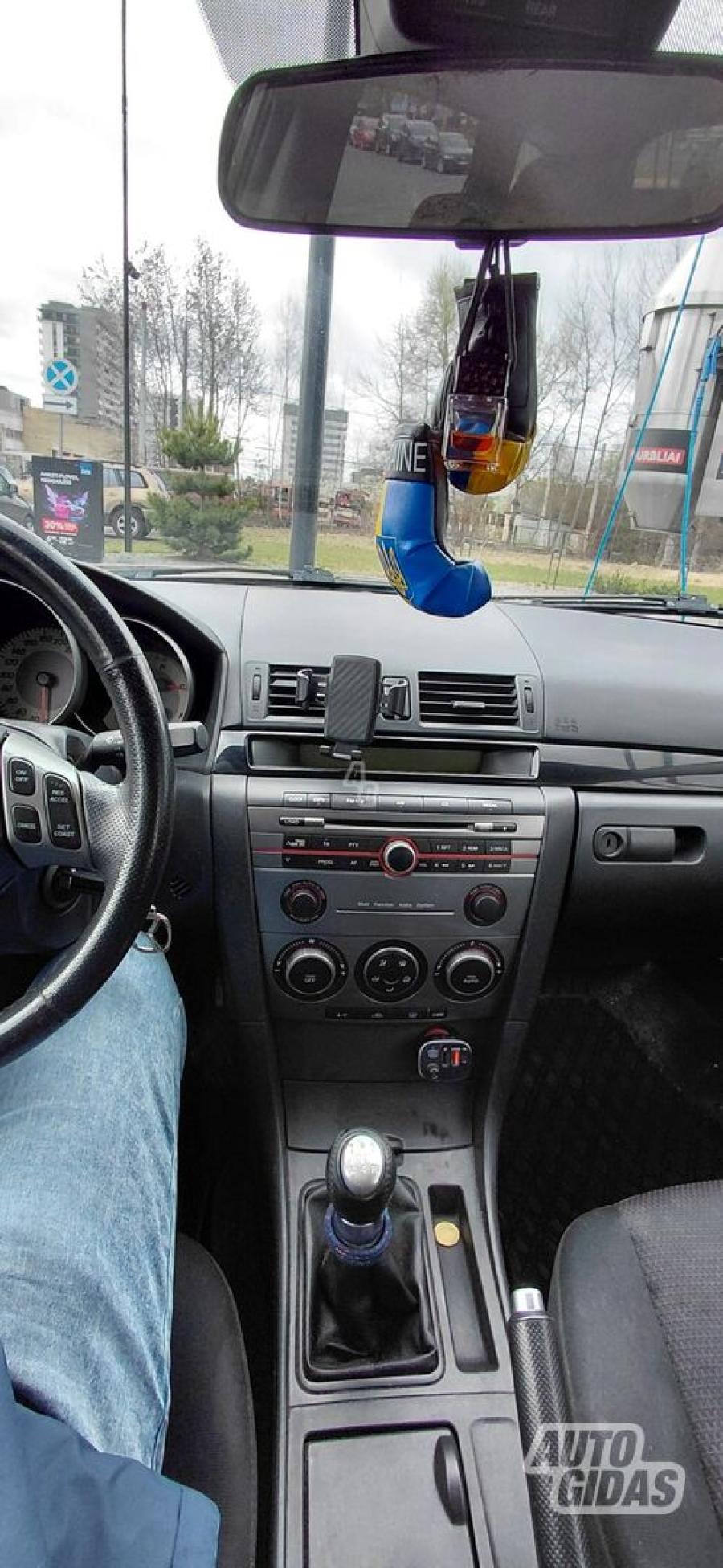 Pelēks Mazda 3 2007 Viļņa, ar dzinēja tilpumu 1.60 L un nobraukumu 242 tūkst. km par 1000 €, foto 1 vietnē AUTOMOTO.COM.LV