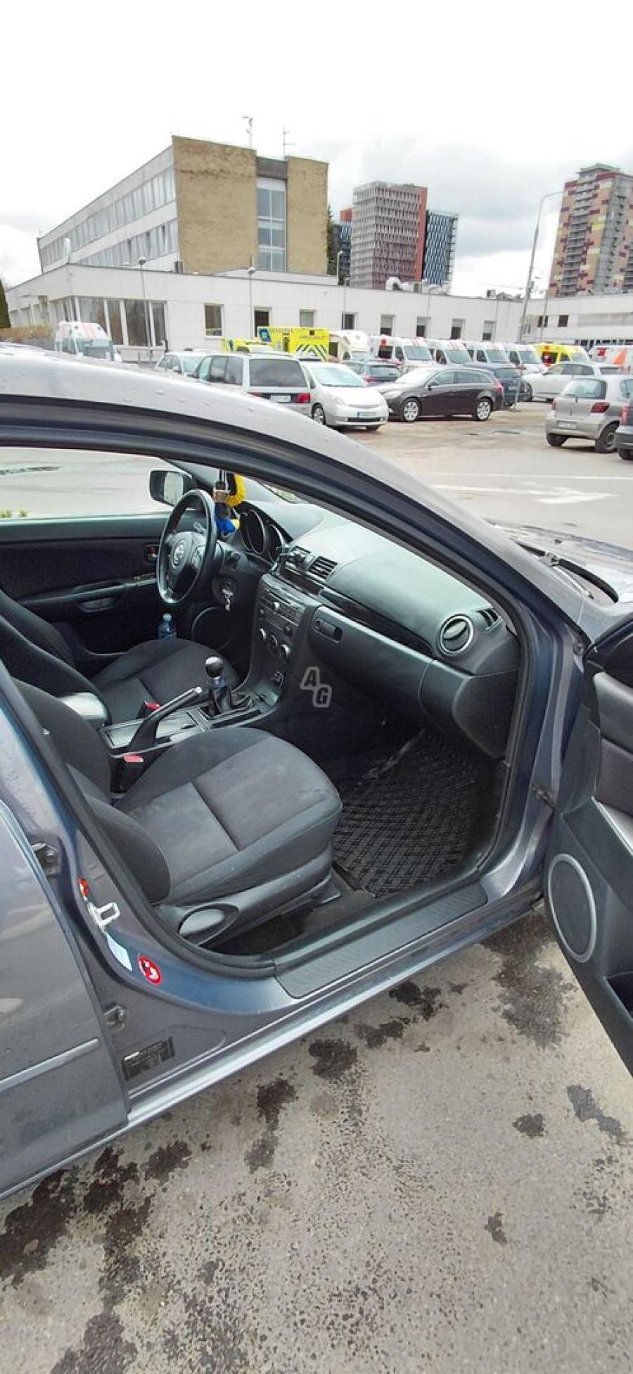 Pelēks Mazda 3 2007 Viļņa, ar dzinēja tilpumu 1.60 L un nobraukumu 242 tūkst. km par 1000 €, foto 12 vietnē AUTOMOTO.COM.LV