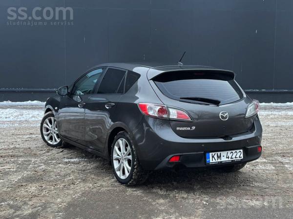 Pelēks Mazda 3 2010 Rīga, ar dzinēja tilpumu 1.60 L un nobraukumu 270 tūkst. km par 3250 €, foto 3 vietnē AUTOMOTO.COM.LV