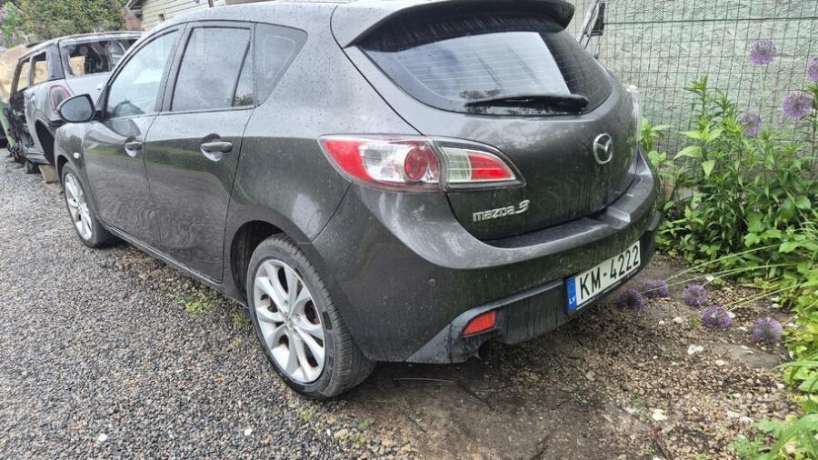 Pelēks Mazda 3 2010 Rīga, ar dzinēja tilpumu 1.60 L un nobraukumu 275 tūkst. km par 2799 €, foto 1 vietnē AUTOMOTO.COM.LV