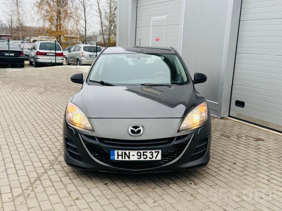 Grey Mazda 3 2010 in Riga, with an engine capacity of 1.60 L and mileage of 245 thousand km for 1300 €, photo 3 on AUTOMOTO.COM.LV
