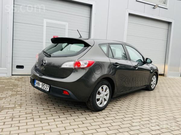 Grey Mazda 3 2010 in Riga, with an engine capacity of 1.60 L and mileage of 245 thousand km for 1300 €, photo 5 on AUTOMOTO.COM.LV