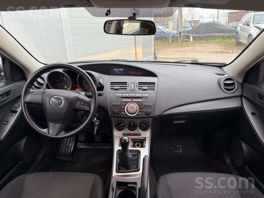 Grey Mazda 3 2010 in Riga, with an engine capacity of 1.60 L and mileage of 245 thousand km for 1300 €, photo 7 on AUTOMOTO.COM.LV