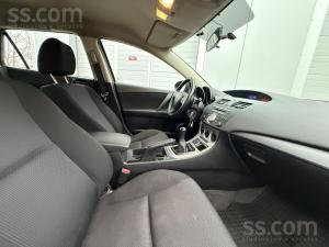 Grey Mazda 3 2010 in Riga, with an engine capacity of 1.60 L and mileage of 245 thousand km for 1300 €, photo 9 on AUTOMOTO.COM.LV