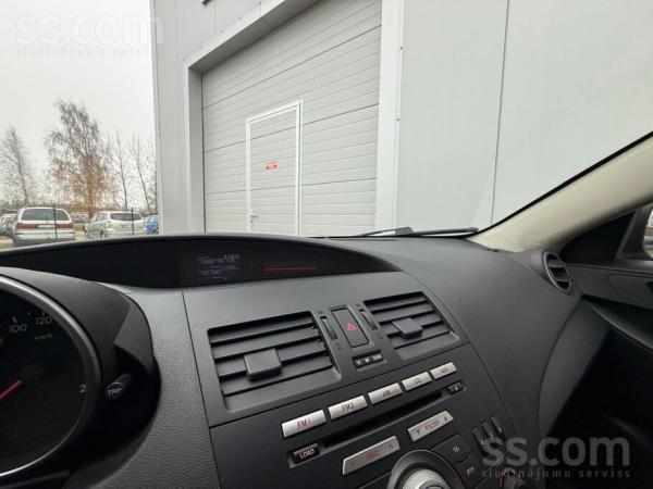 Grey Mazda 3 2010 in Riga, with an engine capacity of 1.60 L and mileage of 245 thousand km for 1300 €, photo 10 on AUTOMOTO.COM.LV