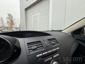 Grey Mazda 3 2010 in Riga, with an engine capacity of 1.60 L and mileage of 245 thousand km for 1300 €, photo 11 on AUTOMOTO.COM.LV