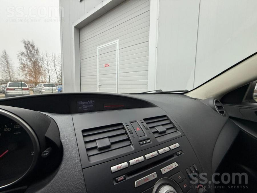 Grey Mazda 3 2010 in Riga, with an engine capacity of 1.60 L and mileage of 245 thousand km for 1300 €, photo 11 on AUTOMOTO.COM.LV