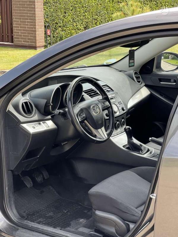 Pelēks Mazda 3 2010 Radviliškis, ar dzinēja tilpumu 1.56 L un nobraukumu 345 tūkst. km par 2150 €, foto 7 vietnē AUTOMOTO.COM.LV
