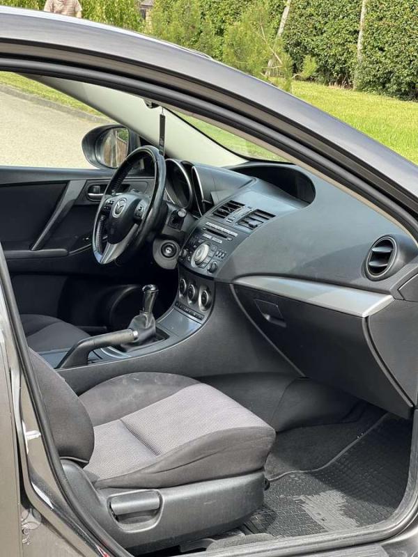 Pelēks Mazda 3 2010 Radviliškis, ar dzinēja tilpumu 1.56 L un nobraukumu 345 tūkst. km par 2150 €, foto 10 vietnē AUTOMOTO.COM.LV
