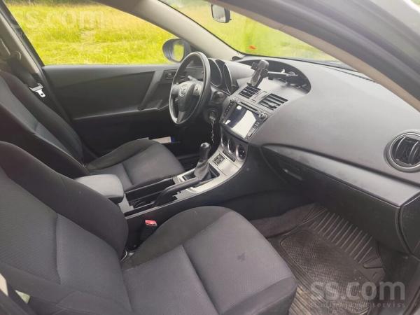 Pelēks Mazda 3 2010 Rīga, ar dzinēja tilpumu 1.60 L un nobraukumu 156 tūkst. km par 3200 €, foto 4 vietnē AUTOMOTO.COM.LV