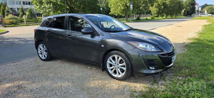 Grey Mazda 3 2010 in Riga, with an engine capacity of 2.20 L and mileage of 260 thousand km for 2800 €, photo 3 on AUTOMOTO.COM.LV